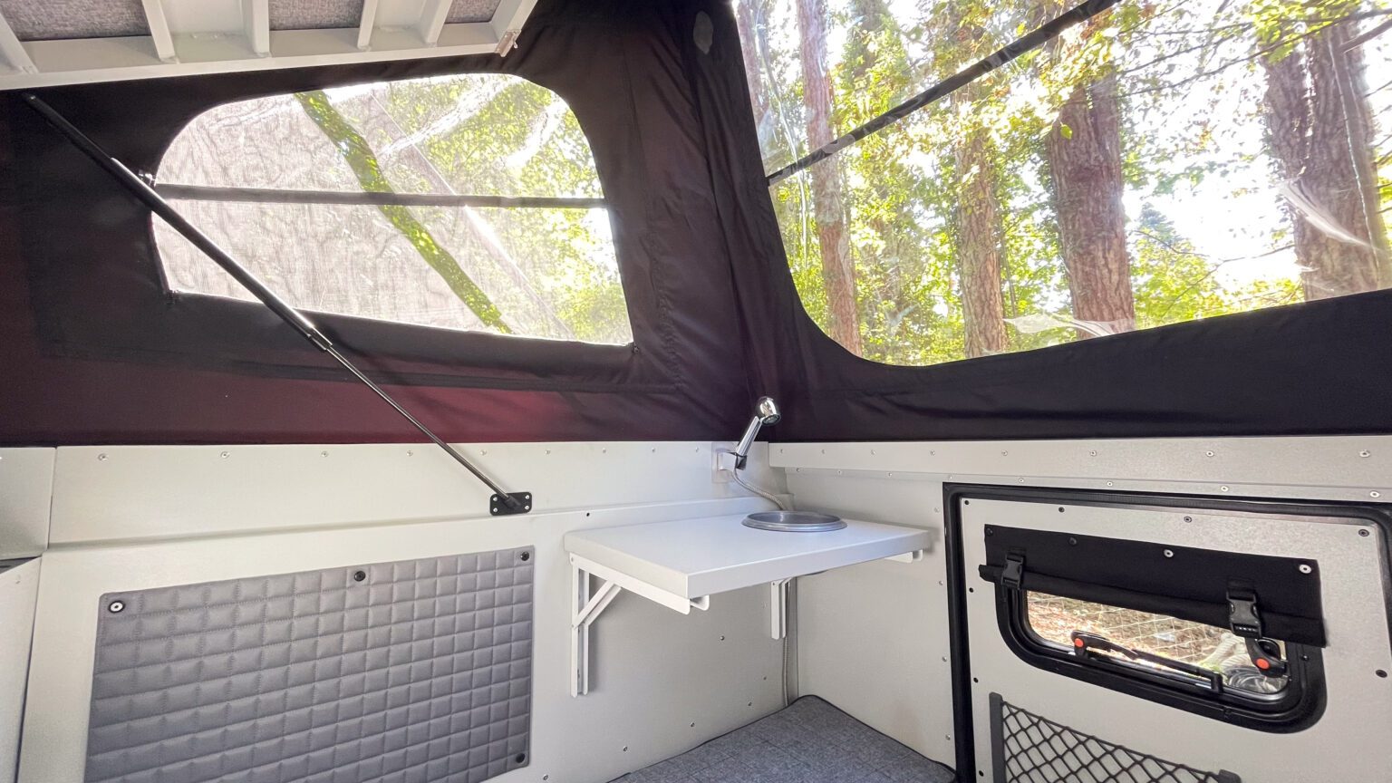 Pick-up truck camper - DECAMP Caravan