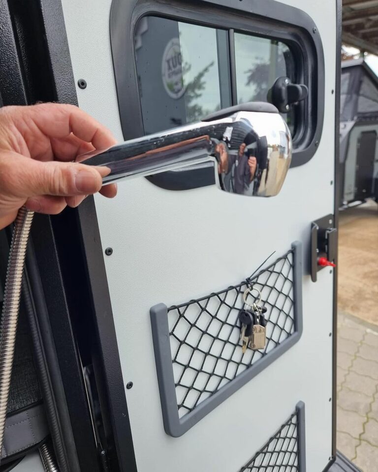 Pick-up truck camper - DECAMP Caravan